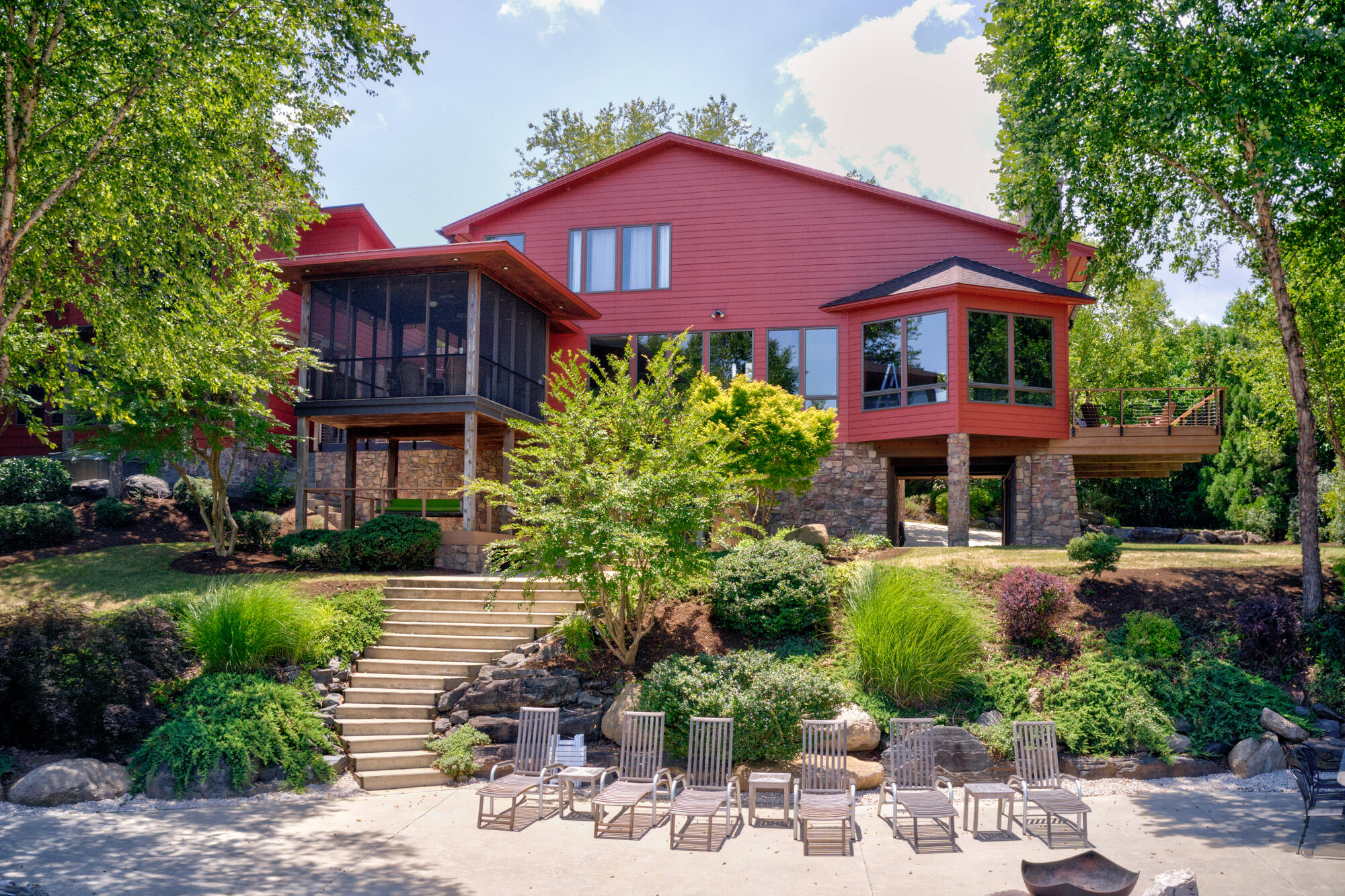 MR Lake Rentals | Luxury Lakeside Vacation Rentals